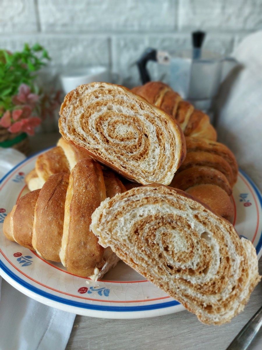 Cornetti bicolore vaniglia e caffè – Una cucina vista mare